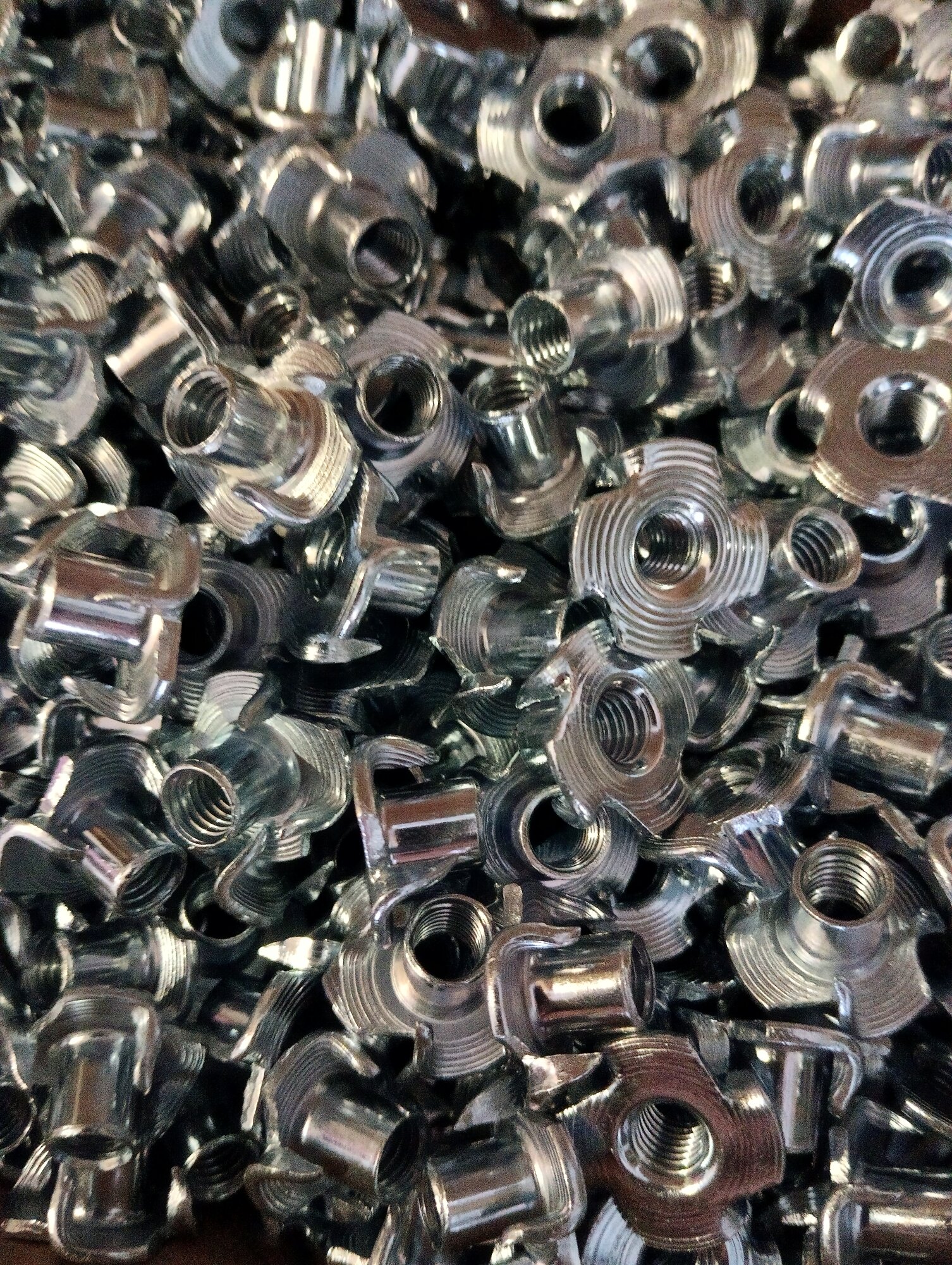 Гайка М6х9 мм, крыльчатая, врезная DIN1624, 200 шт, оцинкованная