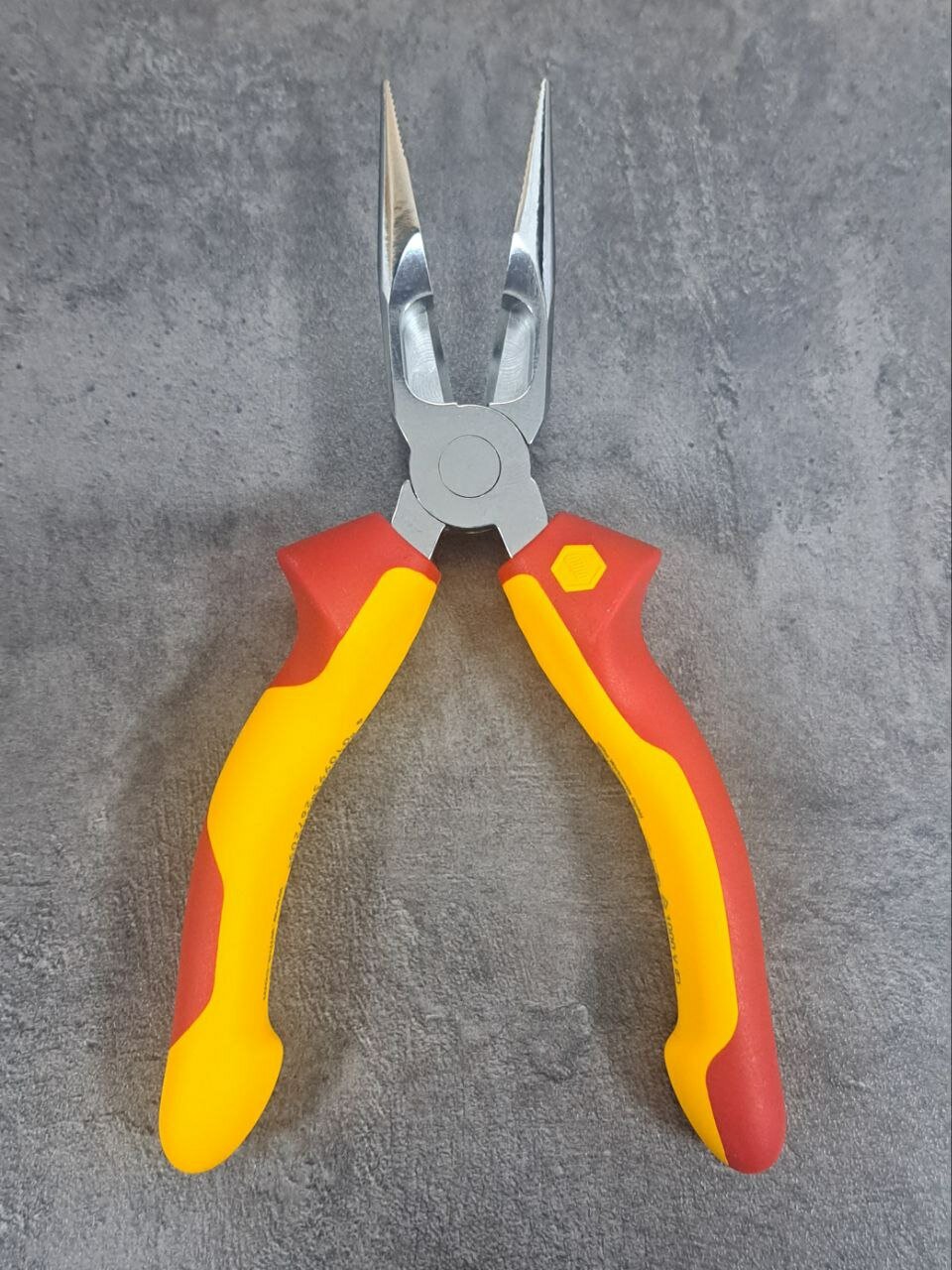 Плоскогубцы Wiha Professional Electric Z 05 0 06 диэлектрические 160 мм