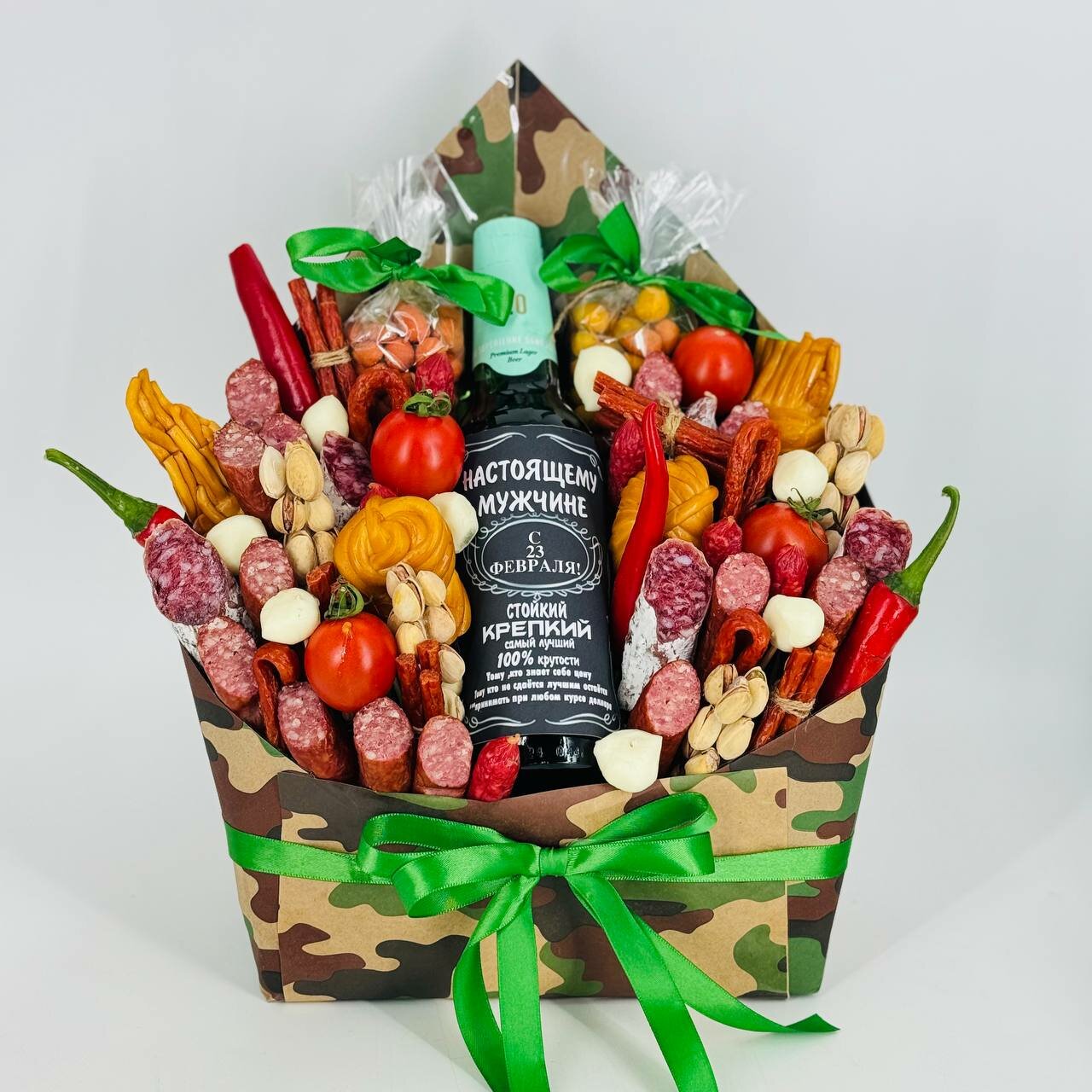 Подарок на 23 февраля "Настоящему мужчине" букет из колбасы и сыра с пивом