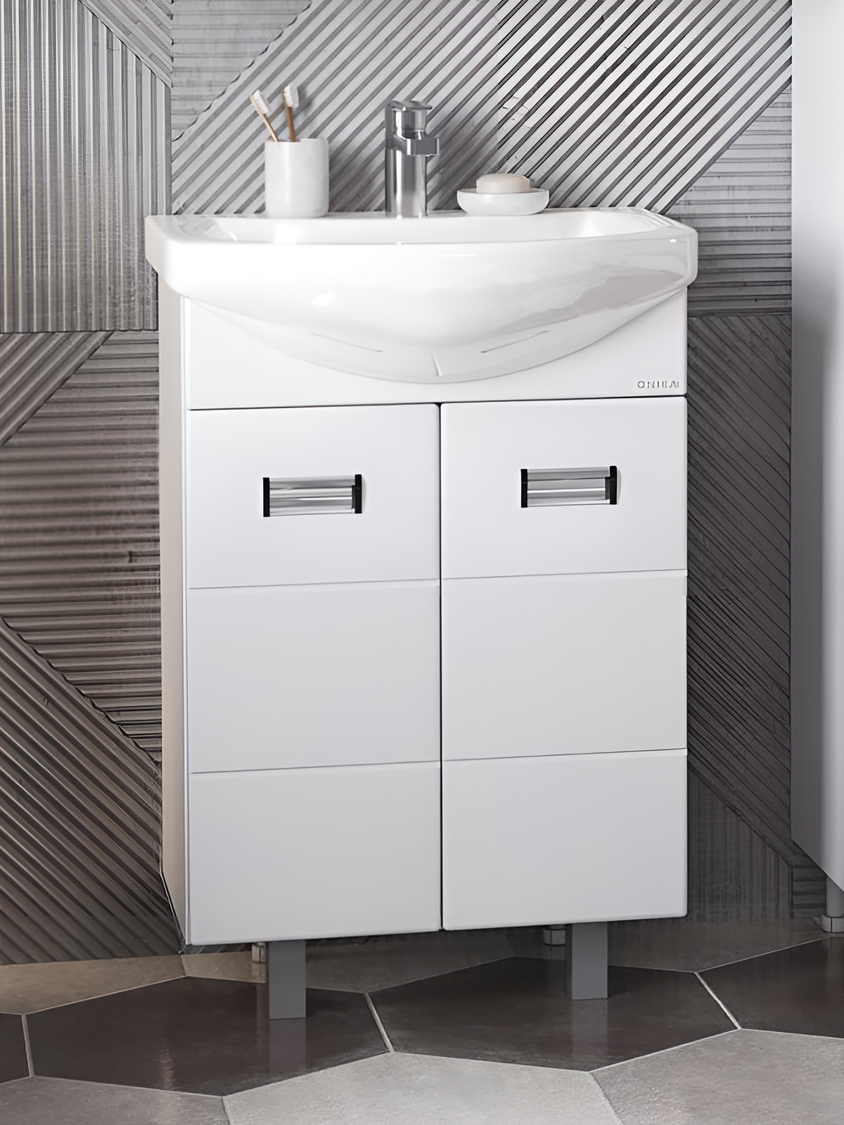 Тумба под раковину в ванную Onika Балтика 70 напольная, белая, с корзиной (ум. Балтика 70)