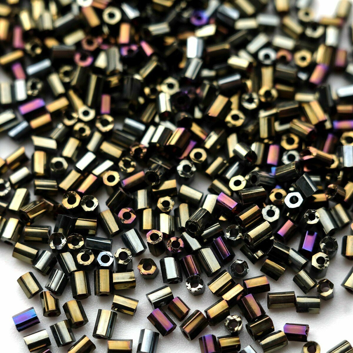 Бисер Радуга 70 гр рубка-гексагон платиновый ирис