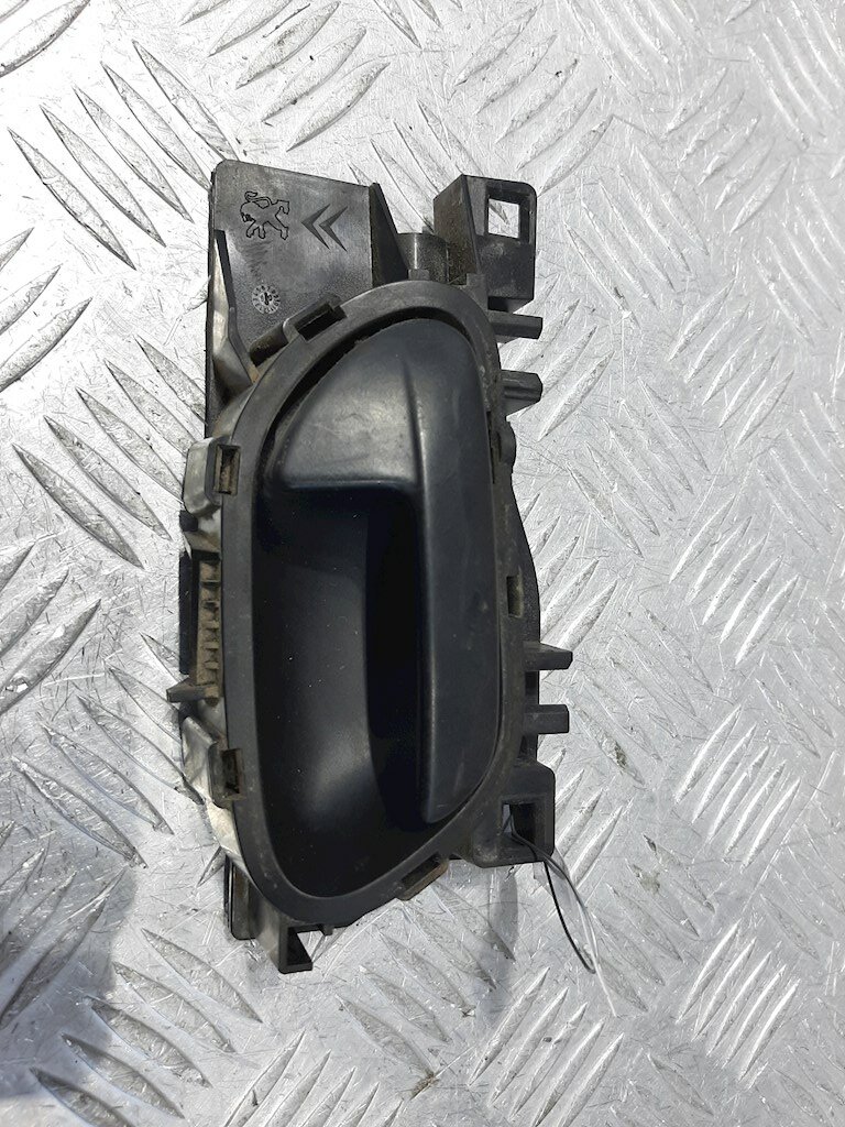 Ручка двери внутренняя передняя правая Citroen Jumpy (Dispatch) 2 9144A5 арт. 602910