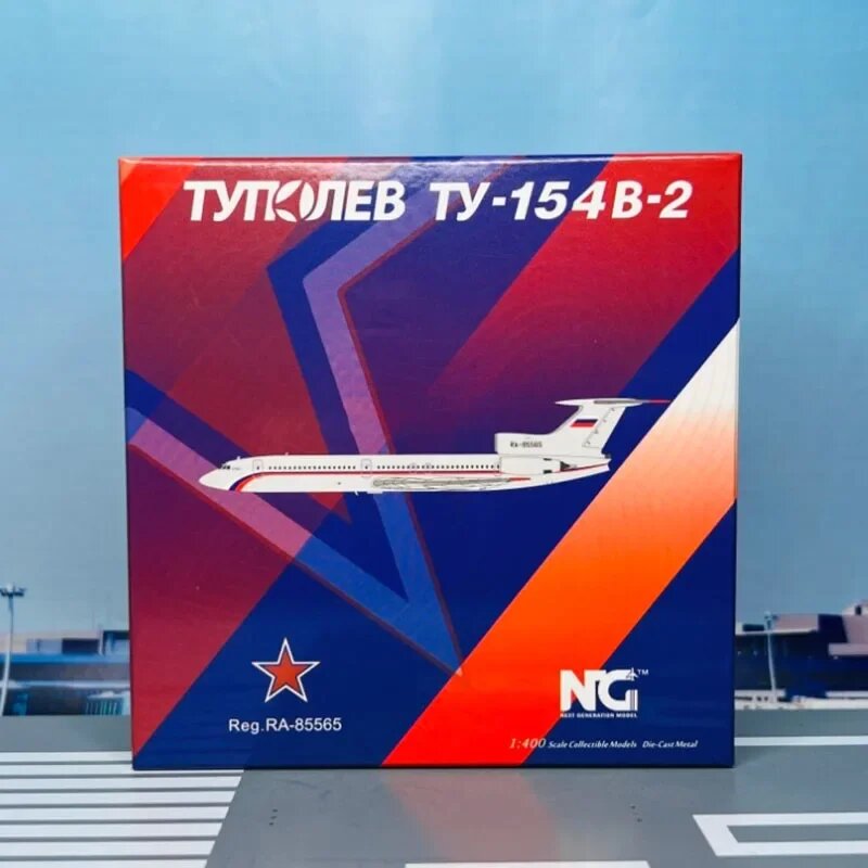 Модель самолета Tupolev NG54009 HYINUO 1/400