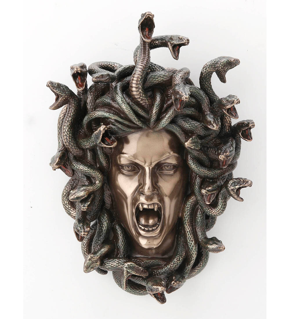 Статуэтка-панно "Голова Медузы Горгоны"