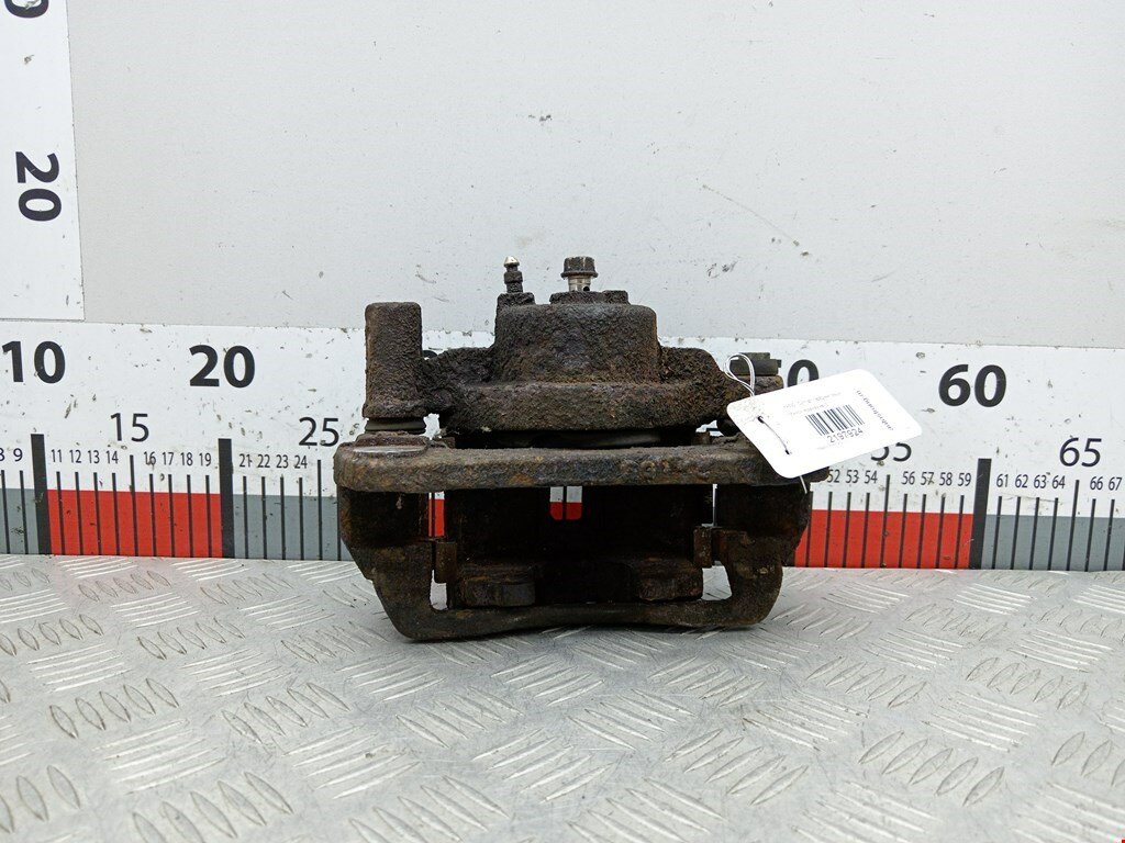 Суппорт передний левый Mazda Premacy GFYP3399ZA арт. 2197924