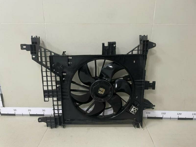 Диффузор вентилятора Renault Duster 2012 кат.номер: 214814567R