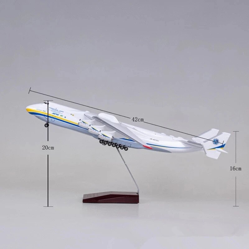 Модель самолета Ан-225 Мрия 1/200 ABS