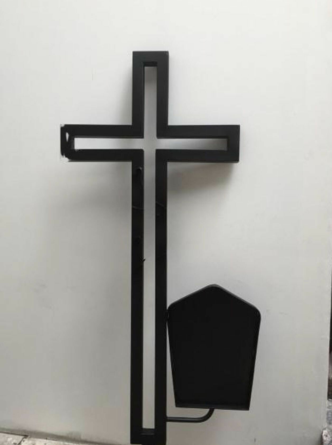 Крест 1,3м металлический с табличкой для фотографии