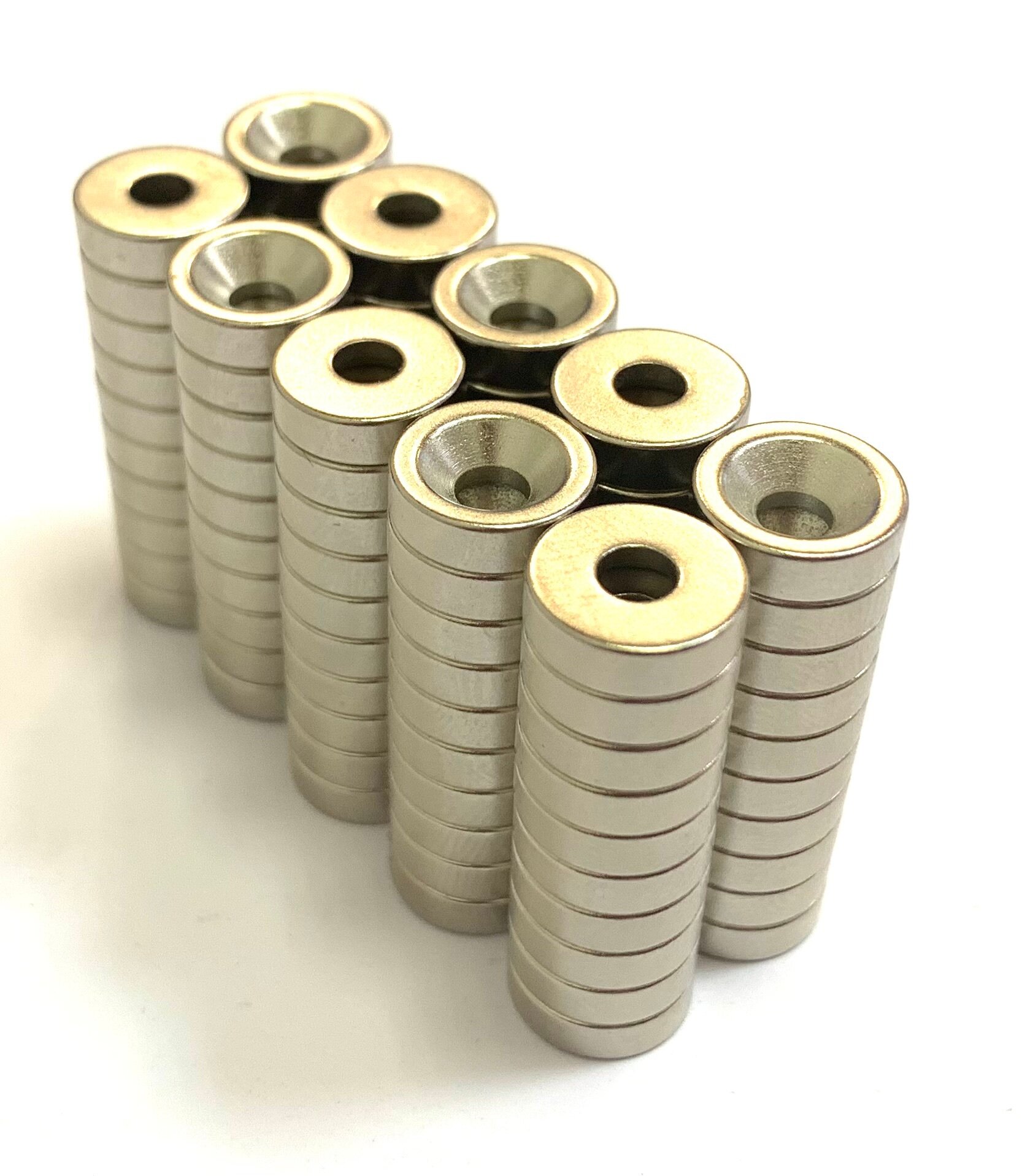 Неодимовый магнит St10/3 с зенковкой 3.5/7 мм, N35, никель - 50 шт