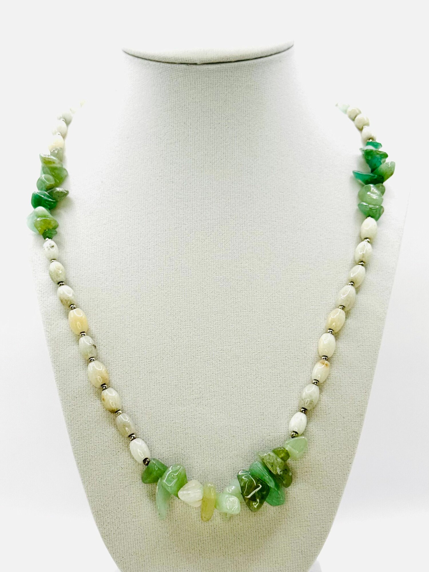 Колье, аквамарин, нефрит