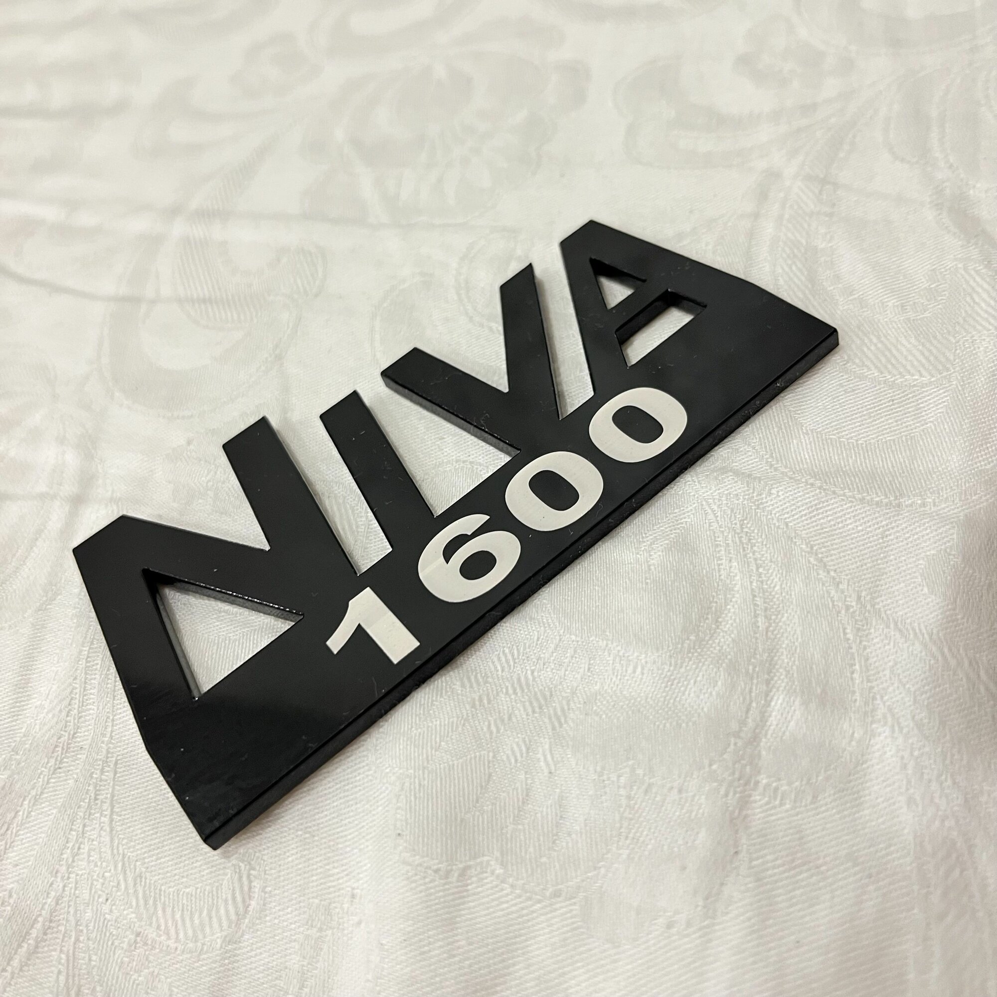 Шильдик ( логотип, эмблема ) Niva 1600