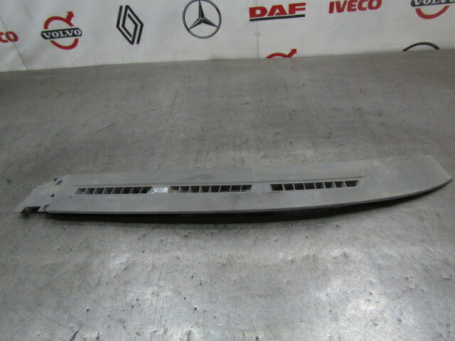 Панель обдува лобового стекла левая Renault T