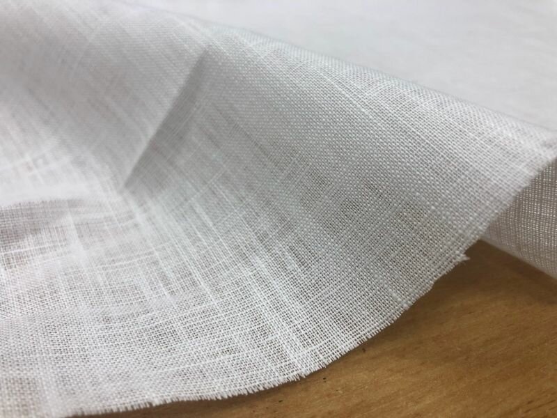 150 см. Ткань 100% лён тонкий белый для сорочек 135 г/м² - тонкая льняная ткань белого цвета отрез 150/100