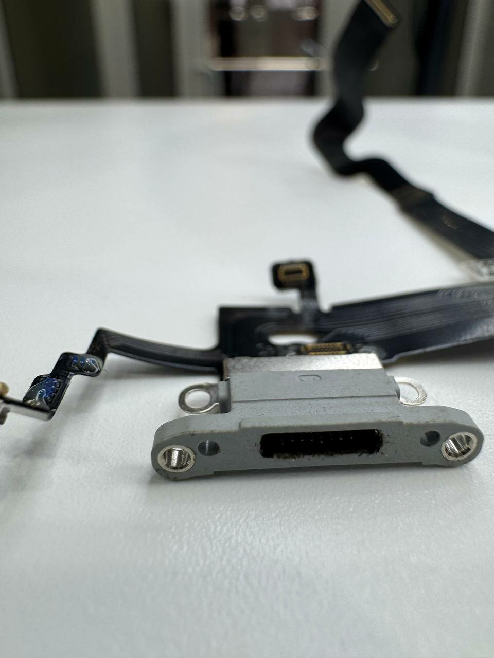 Apple iPhone X нижний шлейф с разъёмом зарядки оригинал с разбора (снятый) белый