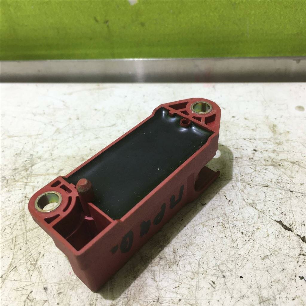Датчик AIR BAG VW Golf 4 Bora 97-05