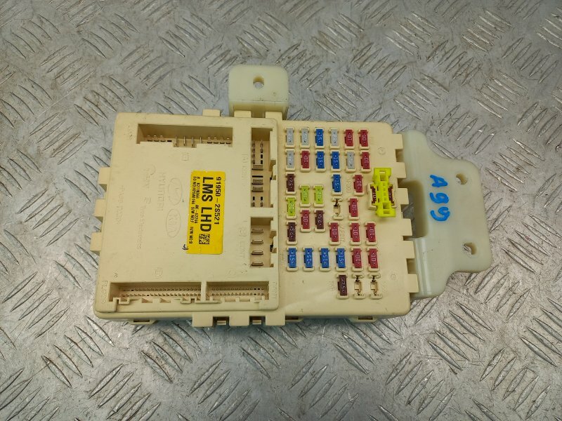 Б/У Блок предохранителей Hyundai Ix 35 / Хендай Икс 35 2.0 G4KD 150Л.С 2011