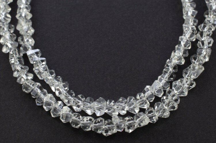 Бусина стеклянная граненая треугольная 5х6х5мм, цвет прозрачный, 542-069, 1 нить (около 25см, около 85шт)