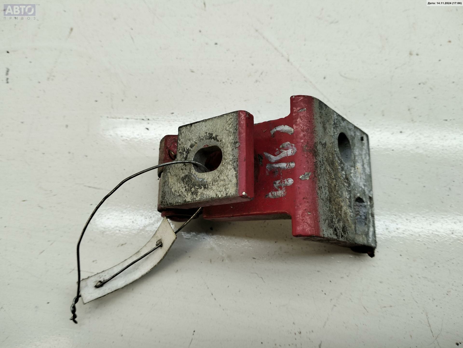 Петля двери передней правой Volkswagen Caddy (1995-2004)