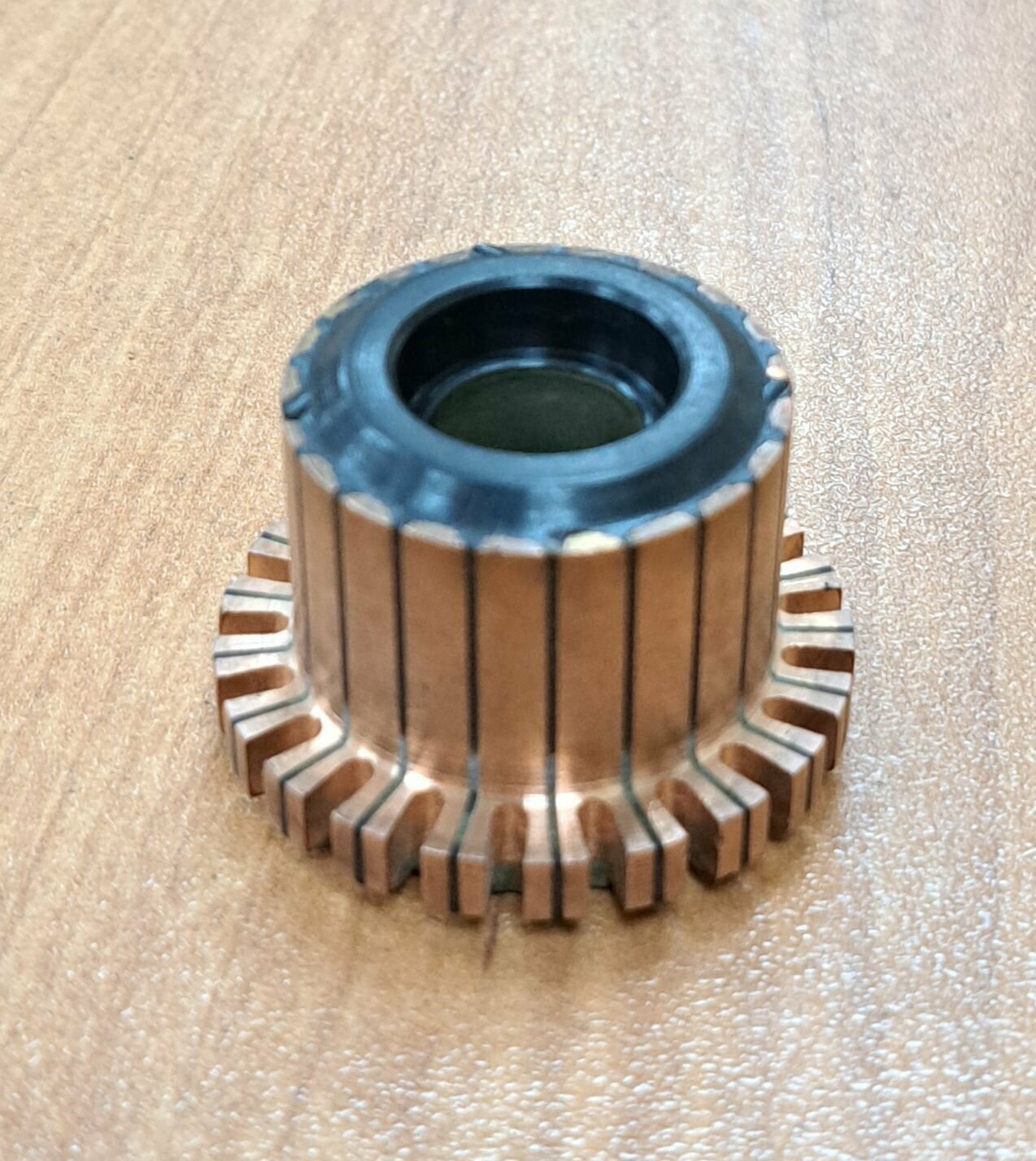 180.3708ВТ Коллектор якоря стартера 57 серии подходит для ВАЗ-2110, 2112, 2118, 2170