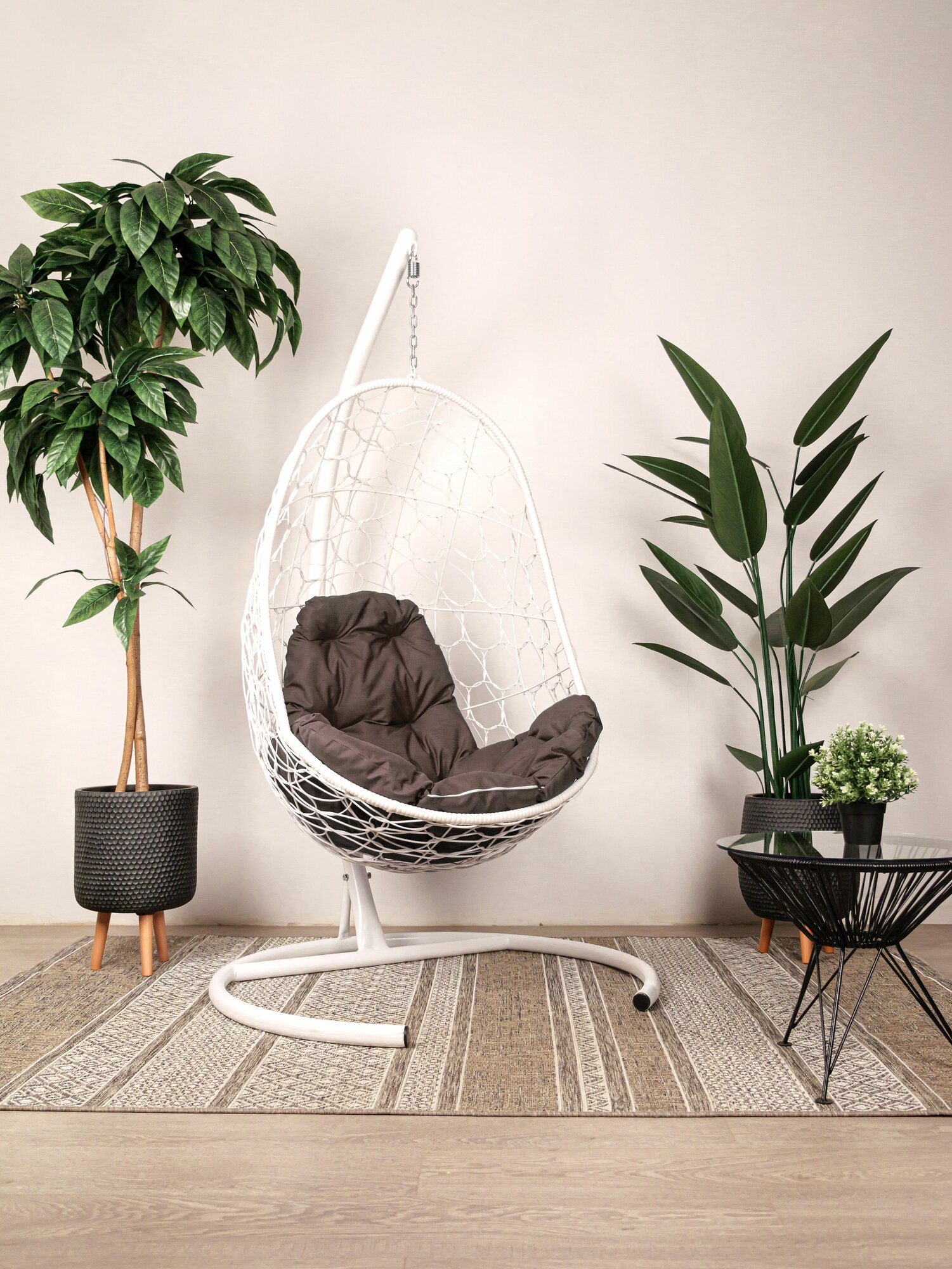 Подвесное кресло овал, с ротангом белое, коричневая подушка