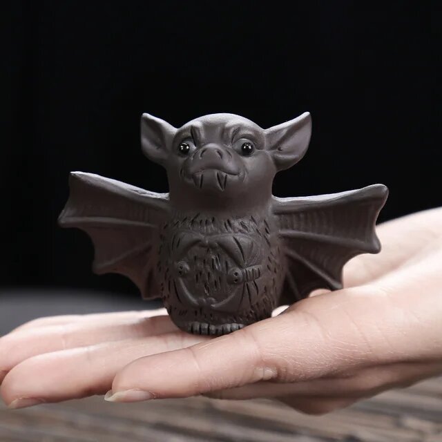 Китайская чайная фигурка Цзыша (фиолетовая глина), высотой 3,1 дюйма, ручная работа, дизайн в виде летучей мыши из фиолетовой глины, подходит для подносов для чая в стиле кунг-фу, креативное керамическое украшение для дома.
