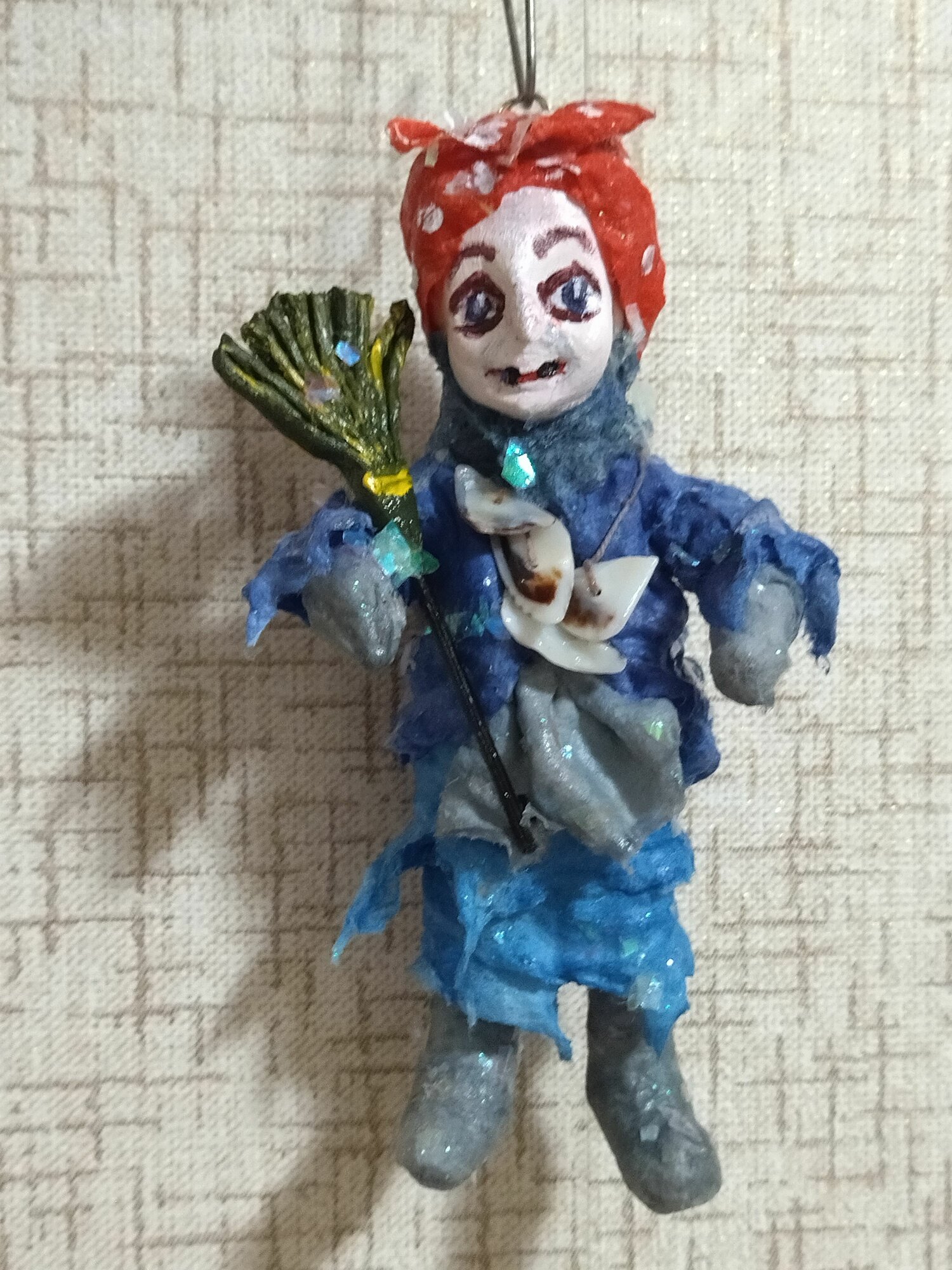 Новогодняя ватная елочная игрушка "Баба-Яга", высота 13 см