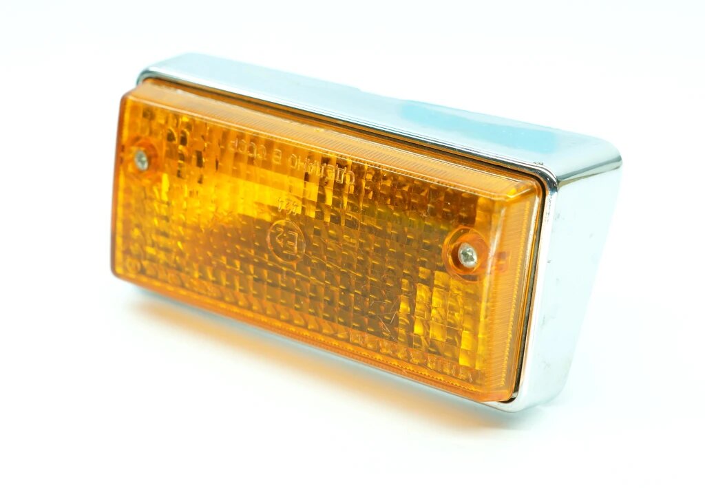 Подфарник передний для а/м ВАЗ 21011 (хром. корпус) желтое стекло