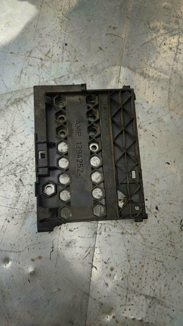 Блок предохранителей Ford Fiesta 5 (2001 - 2005) 2S6T14A073BA