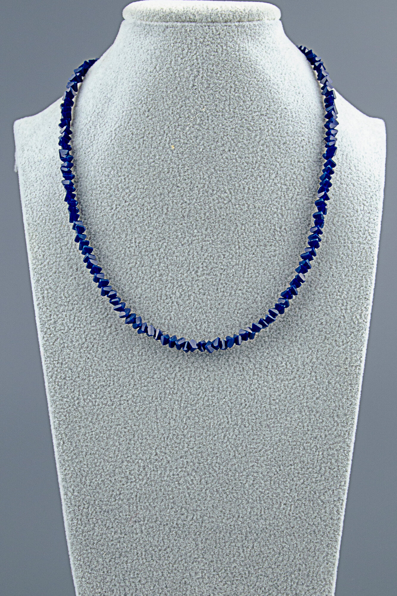 Чокер, шпинель