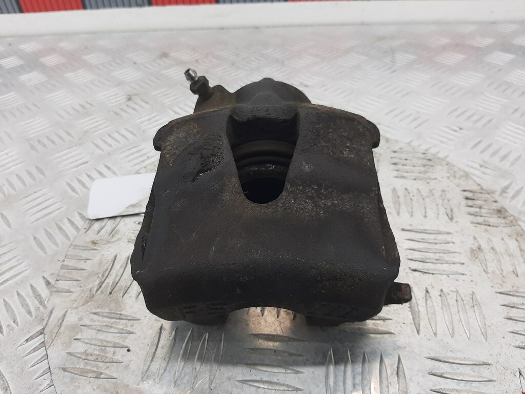 Суппорт передний левый Volkswagen Passat 5 GP 8E0615123A арт. 1817714