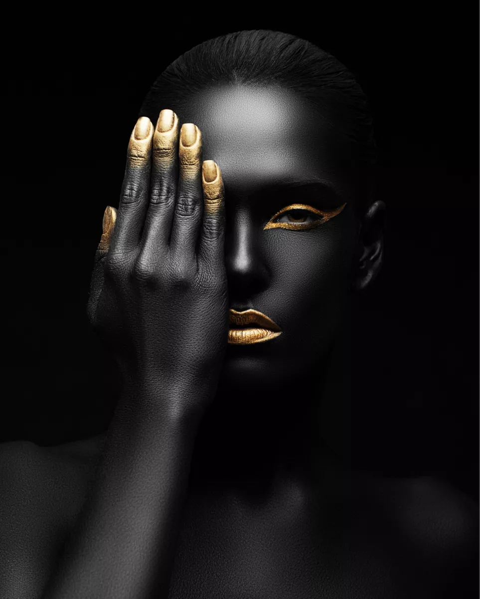 Картина на стекле PosterMarket Золотой макияж 2, 4050 см Картина на стекле PosterMarket "Золотой макияж 2" 40х50 см