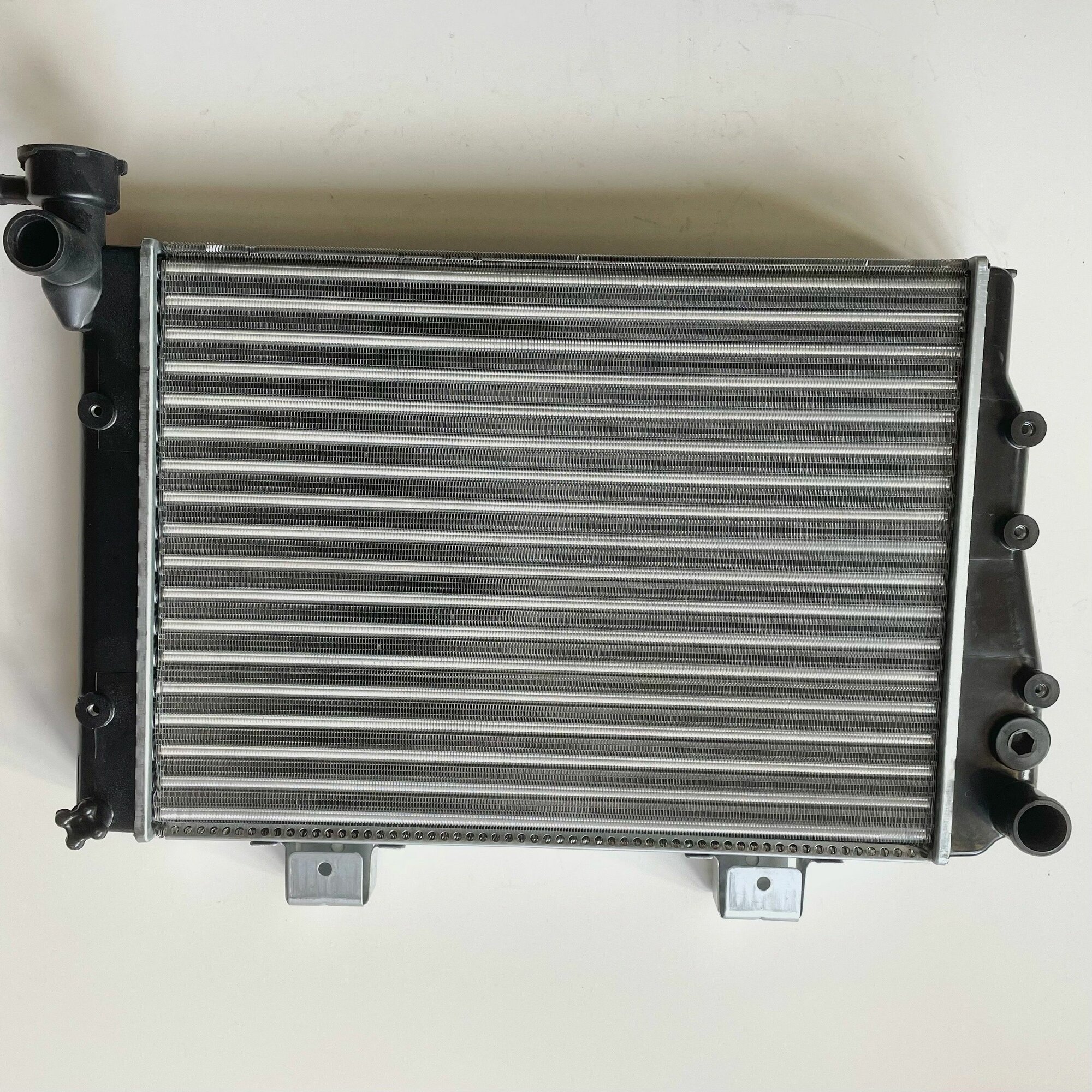 Радиатор ВАЗ 2104, 2105, 2107 (универсальный) 21070-1301012-50 алюминиевый CARTRONIC CRTR0115340