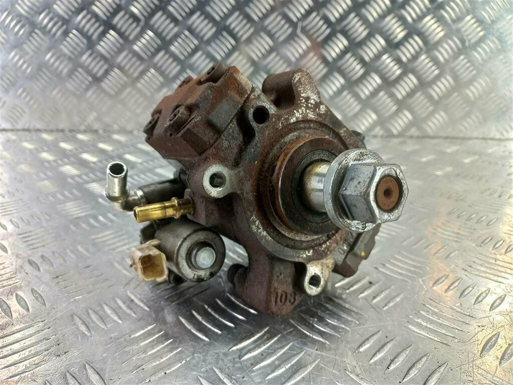 Насос топливный ТНВД Б/У для FORD Tourneo Connect II (2013—2018) 1720038