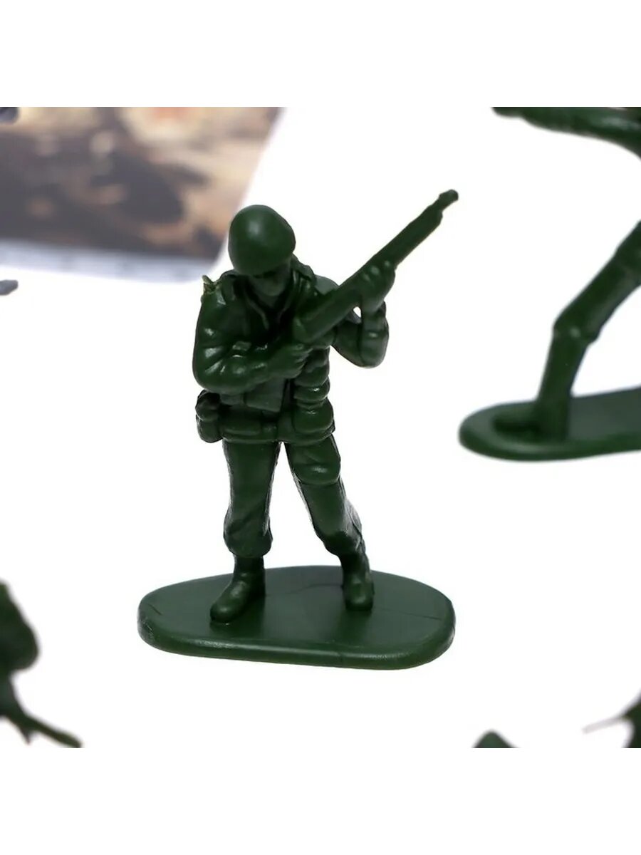 Игровой набор армейских фигурок и танка