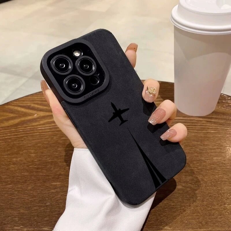Чехол на iPhone 16 Pro, черный, матовый