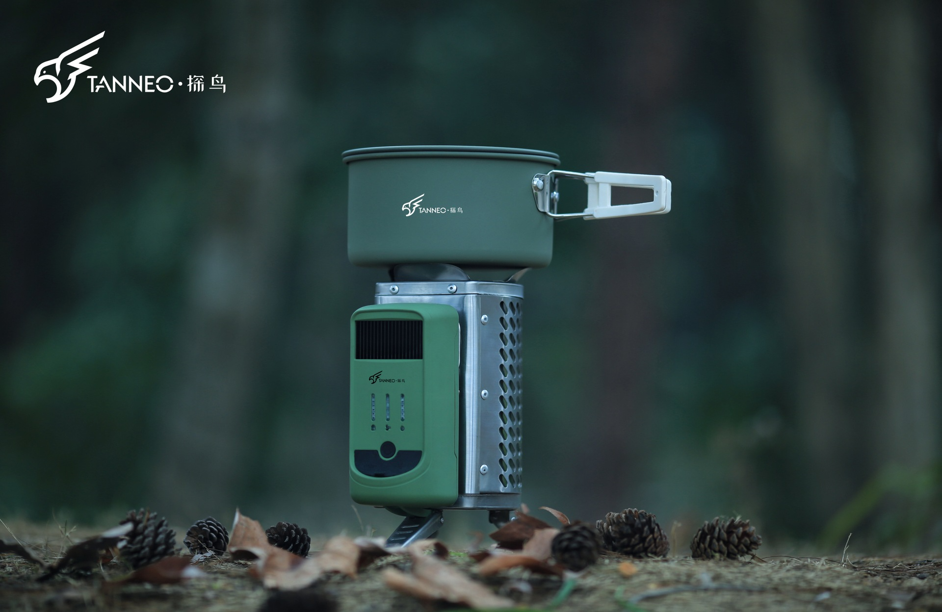 Печь на дровах для выработки электроэнергии. 5000 мАч. Регулировка на три скорости. Вес 1,1 кг. 12x16x20 cm.