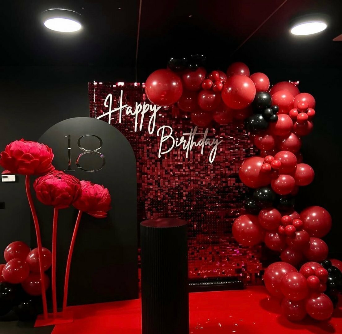 Фотозона из шаров «Красная ночь»