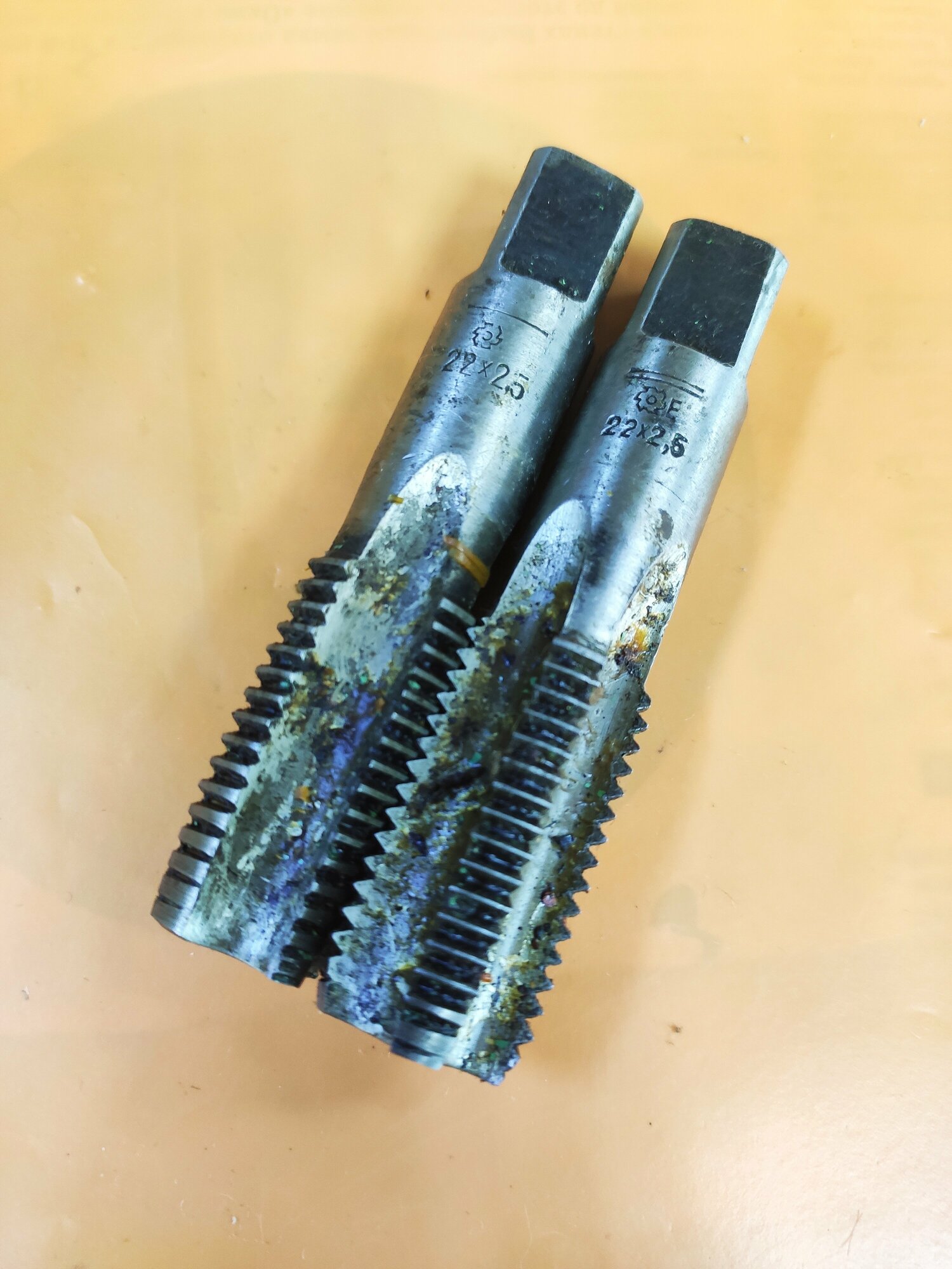 Метчик М 22*2,5 (комп. из 2-х)