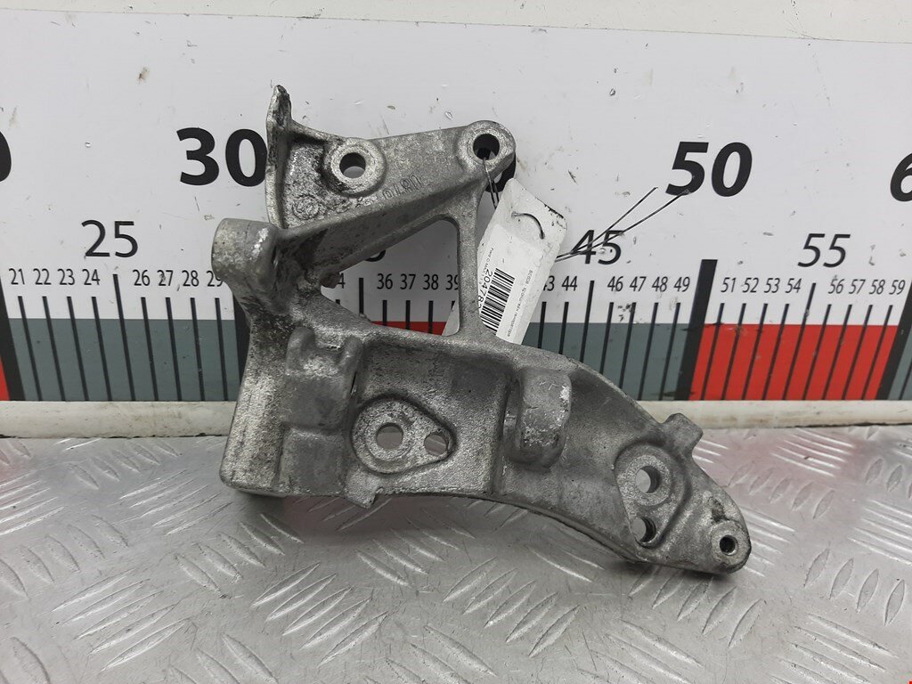 Кронштейн генератора Ford C-MAX 1 1479827 арт. 2047830