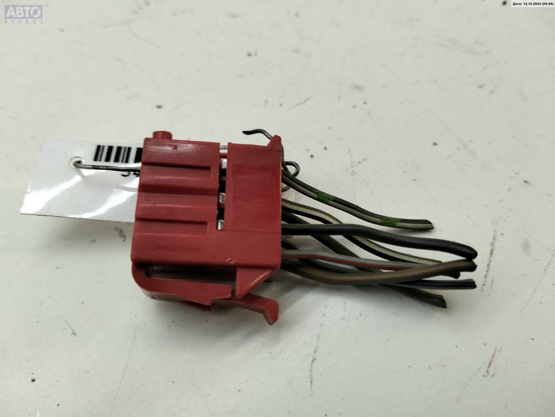 Разъем (фишка) проводки Volkswagen Passat B4