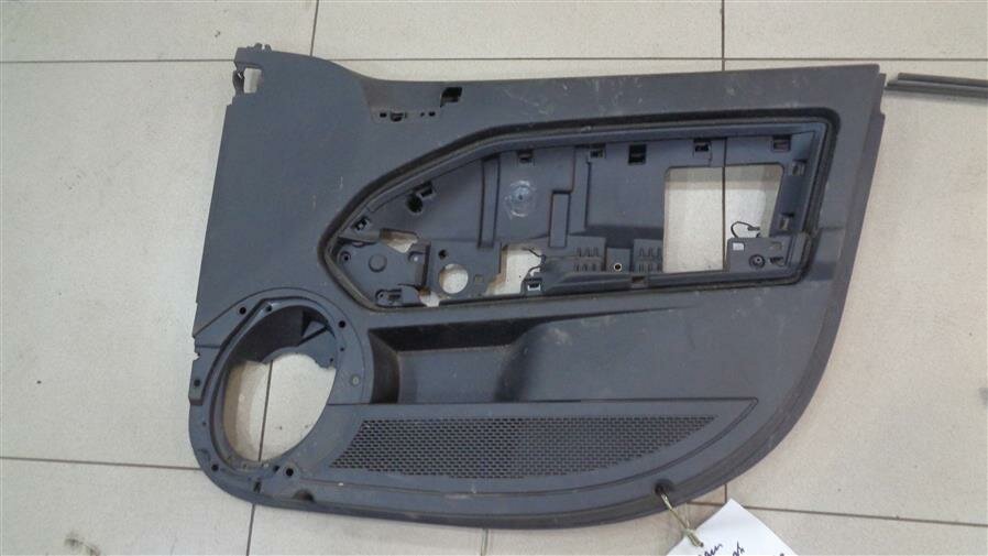 Обшивка двери передней правой от Dodge Caliber PM 2006-2011
