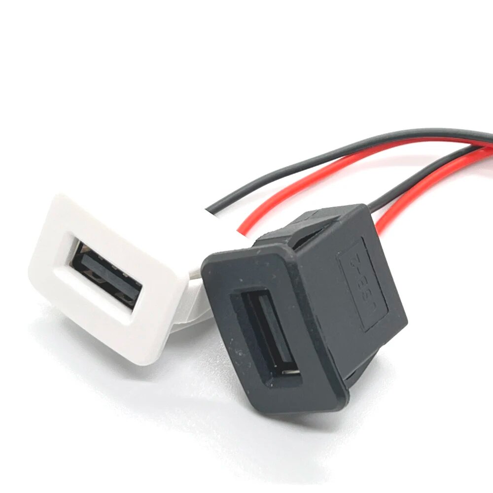 Белый разъем USB 2.0 с разъемом для подключения — фото 1