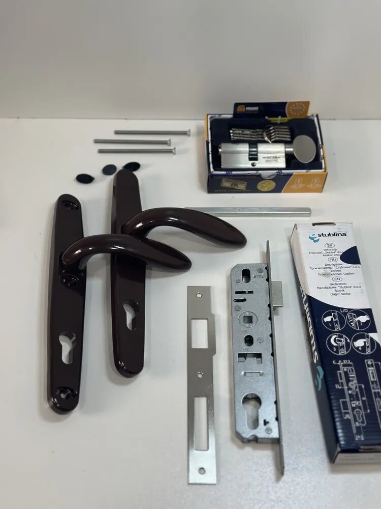 Комплект замка для калитки (Premium ) (STUBLINA+ручки STUBLINA)RAL 8017(80 ключ-вертушка)