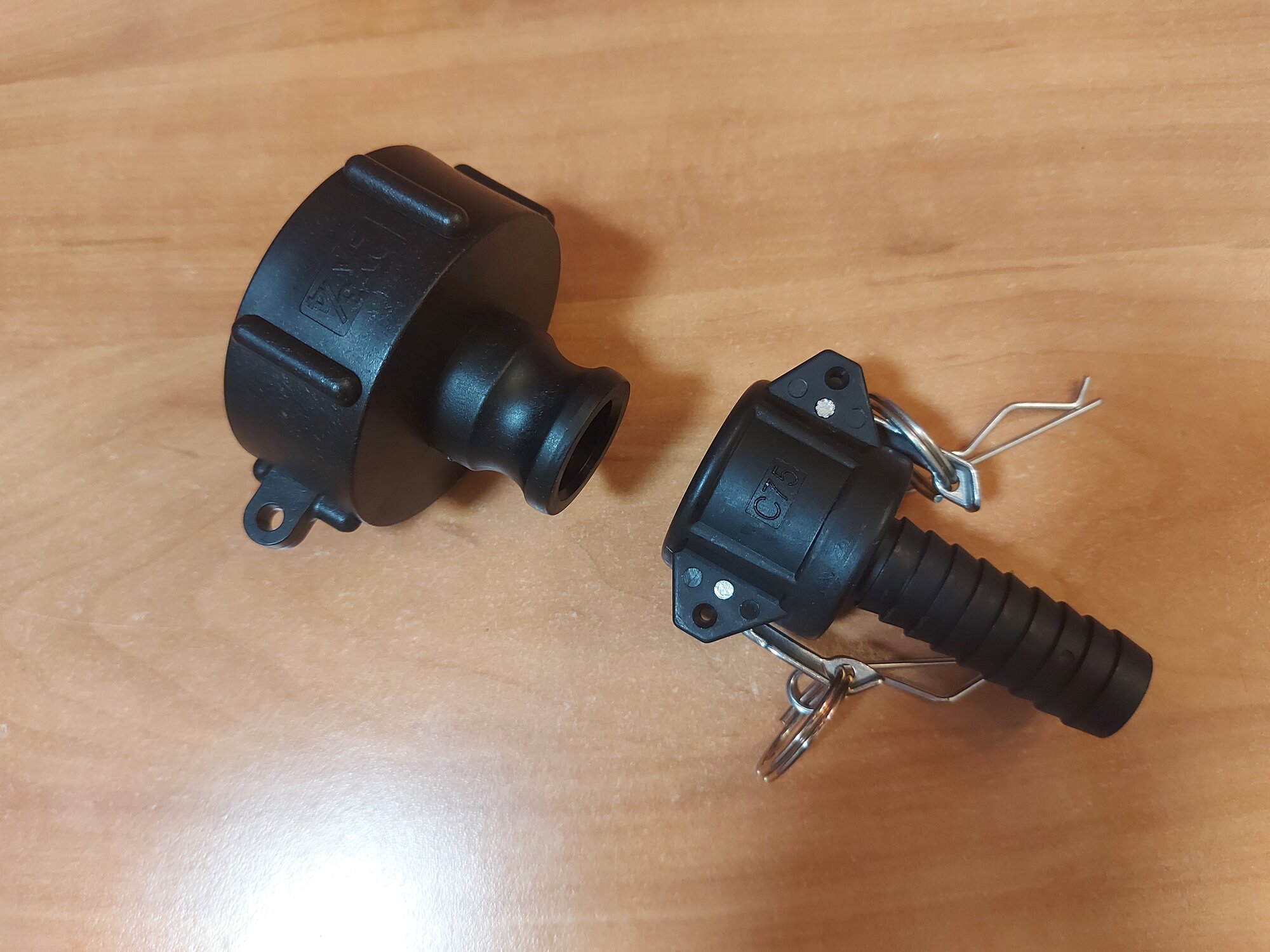 Комплект быстросъемное соединение Камлок (A075) для еврокуба 60мм и елочка для шланга 21мм