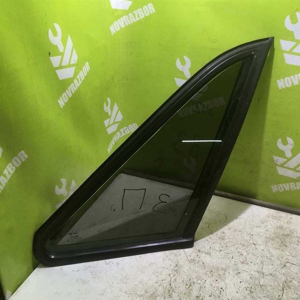 Стекло кузовное глухое правое VW Passat B3 1988-1993