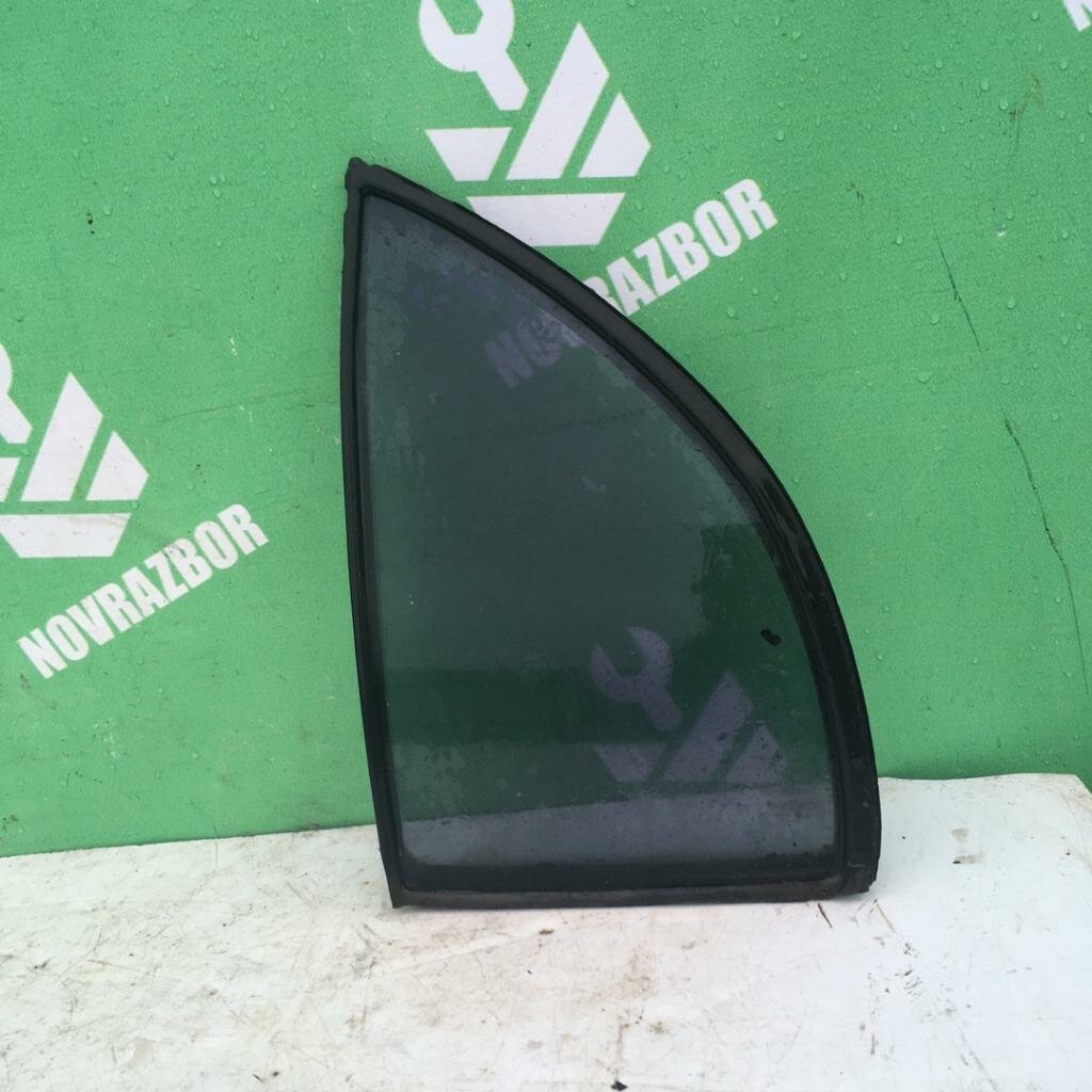 Стекло двери задней левой (форточка) Toyota Carina E 1992-1997