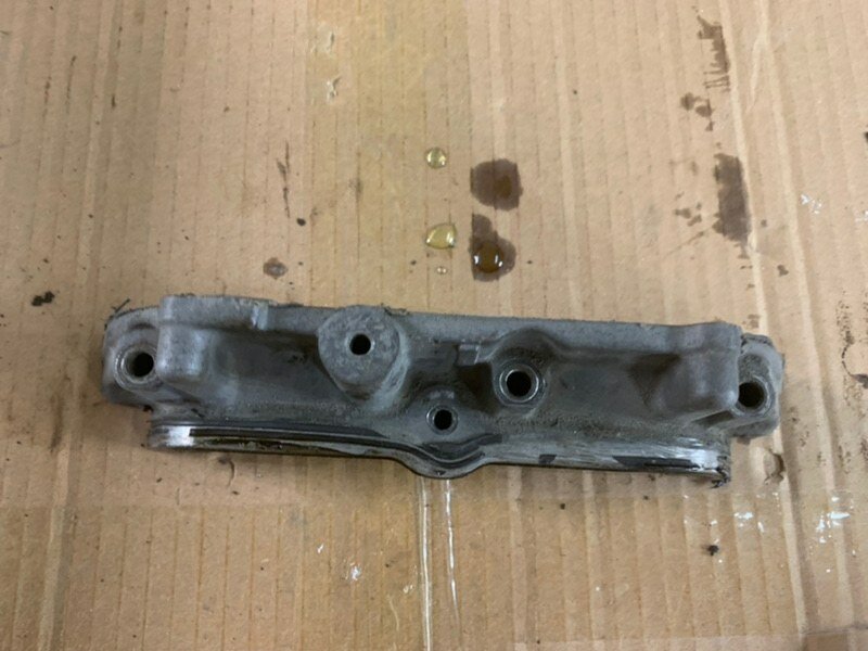 Крышка распредвала Nissan X-Trail T30 QR20 2001 (б/у)