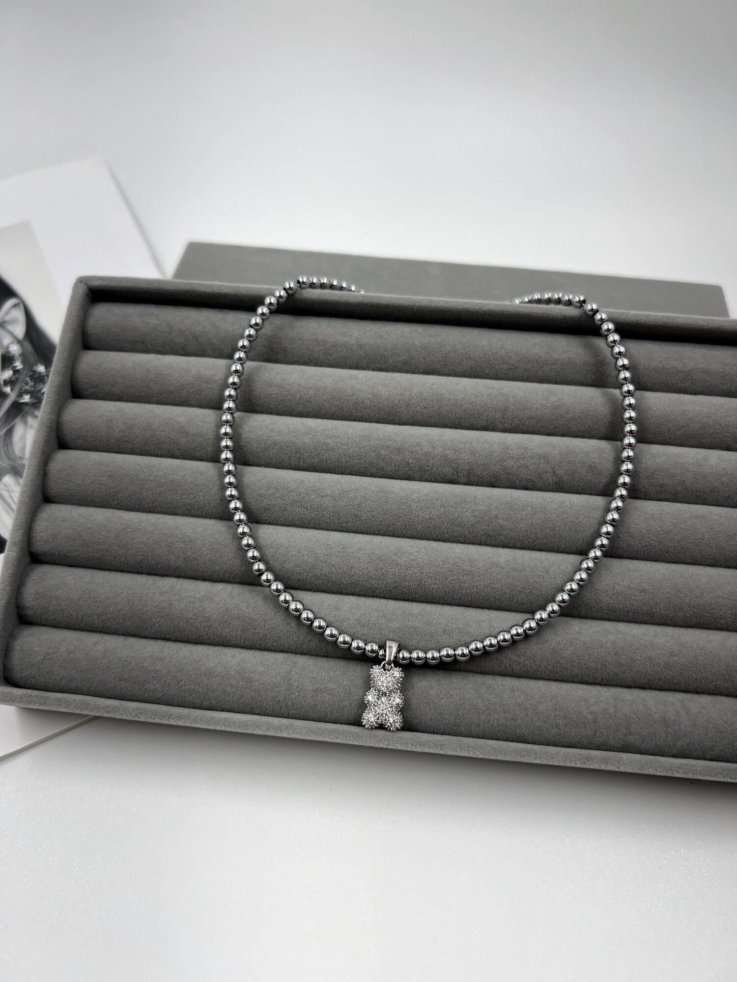 Колье, гематит, циркон