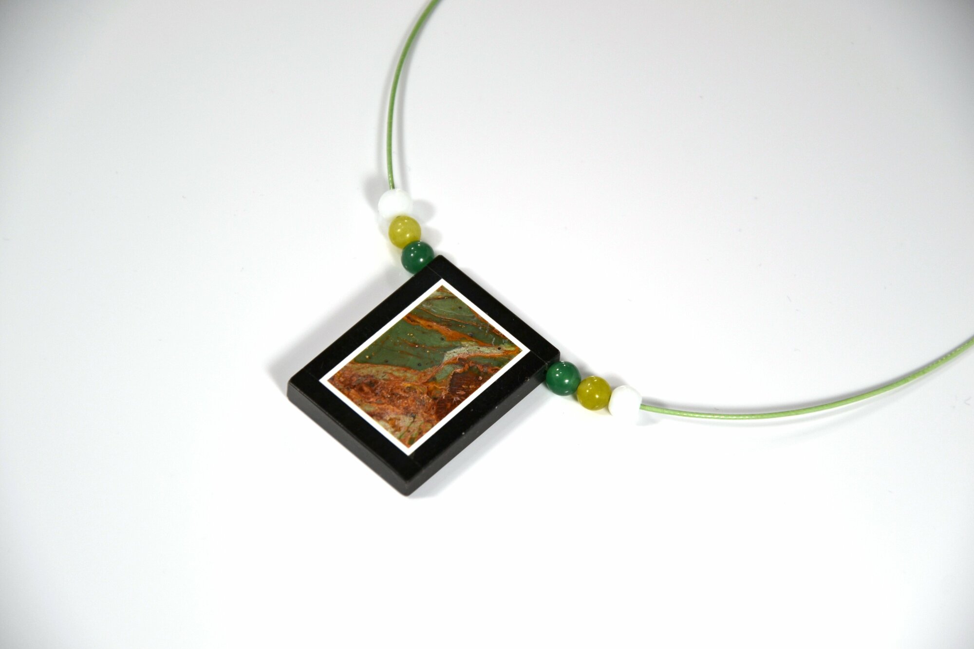 Колье, агат