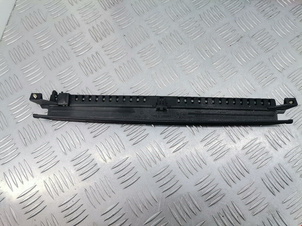 Фонарь дополнительный тормозной (стоп-сигнал) Volkswagen Golf 4 1J6945131C арт. 1895181